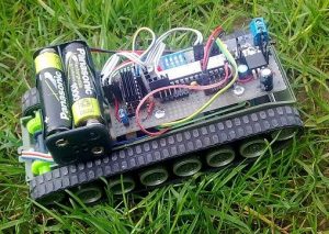 TANK ROBOT ATMEGA48 BLUETOOTH JAVA PROJECT